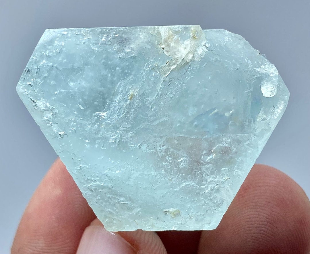172 Carats Well Terminated Etched Beryl Goshenite Crystal From Skardu ...
