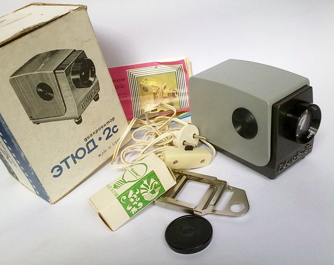 Vintage Russian 35 Mm Slide Projector ETUDE 2C With Original - Etsy