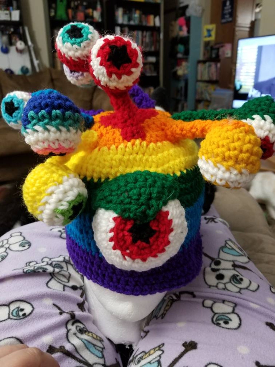 Beholder hat. | Etsy