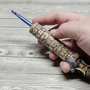 Ergonomic Crochet Hook, Predator Crochet, Alien Crochet Hook, Nerdy ...