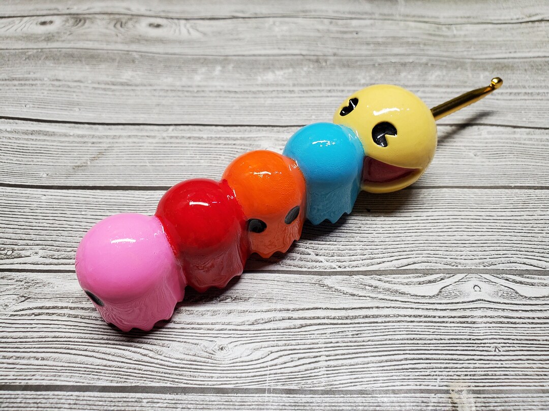 Pac Man Crochet Hook: Ergonomic Resin Handle, Vintage Gamer Gift - Etsy