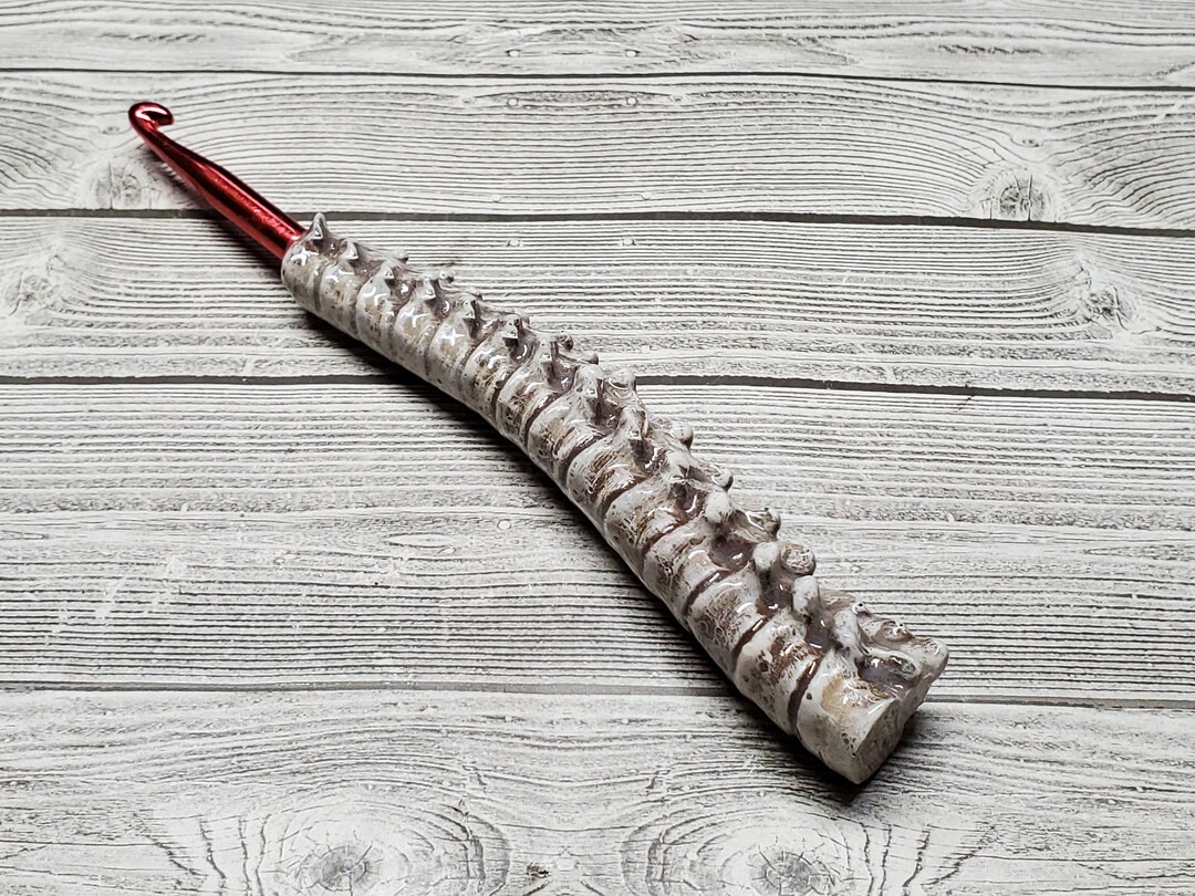 Ergonomic Spine Crochet Hook: Hand-painted Resin, Nerdy Goth Style - Etsy