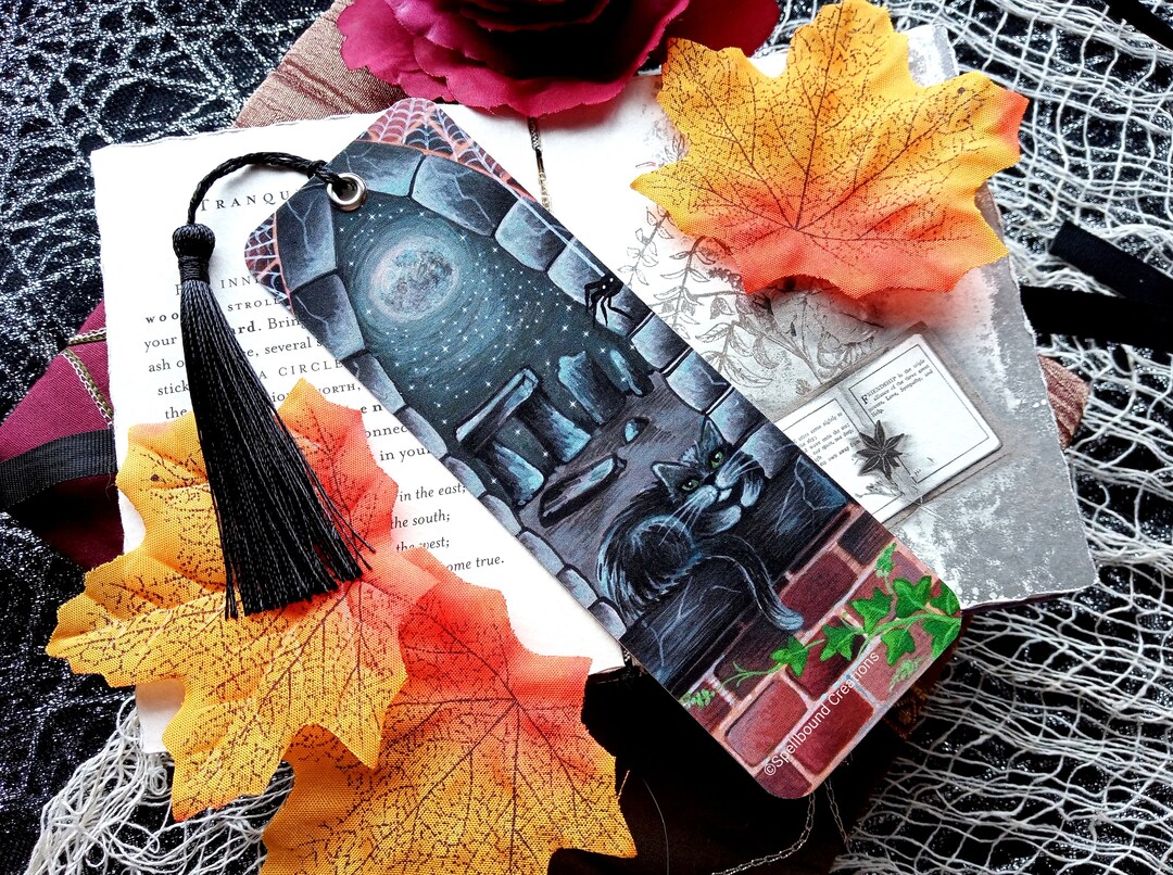 Black Cat Looking Over Stonehenge, Bookmark, Book Lover Gift, Book ...