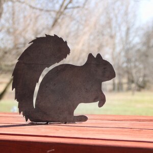 Metal Squirrel Statue | Garden Squirrel Cute Outdoor Statue Farmhouse ...