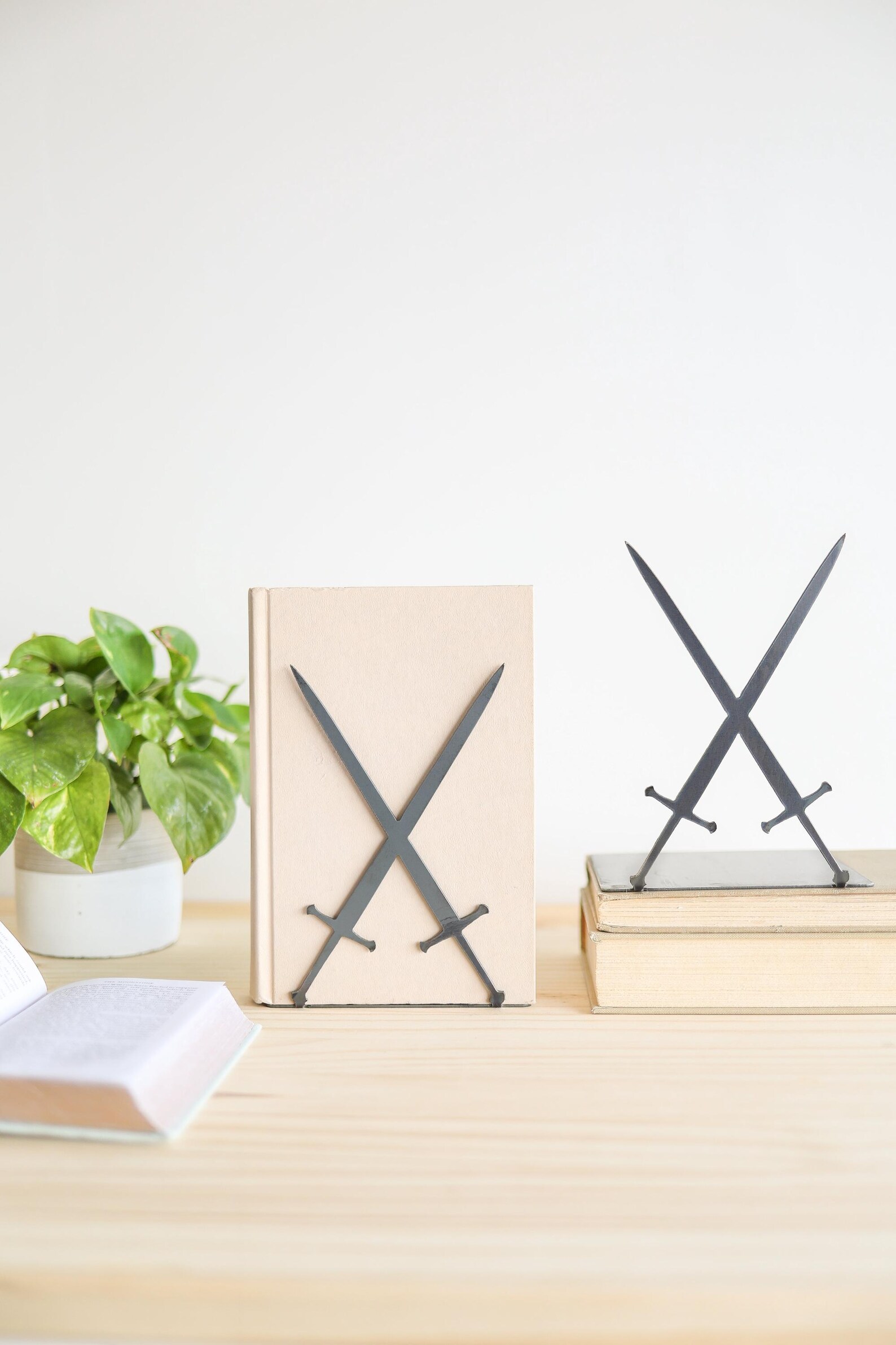 Sword Bookend | Metal Swords Bookend Fairytale Knights Fantasy ...