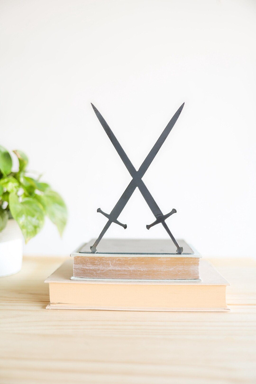 Sword Bookend | Metal Swords Bookend Fairytale Knights Fantasy ...