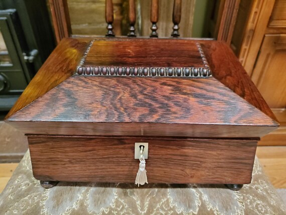 Beautiful early Victorian wooden box circa 1870's sar… - Gem