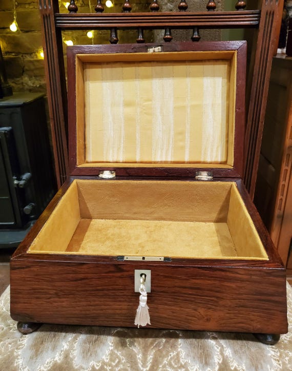 Beautiful early Victorian wooden box circa 1870's sar… - Gem