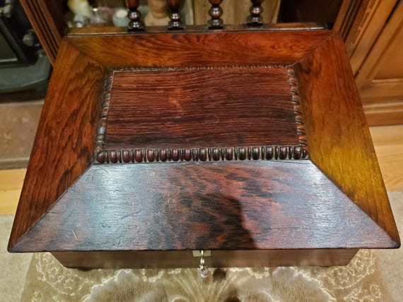 Beautiful early Victorian wooden box circa 1870's sar… - Gem