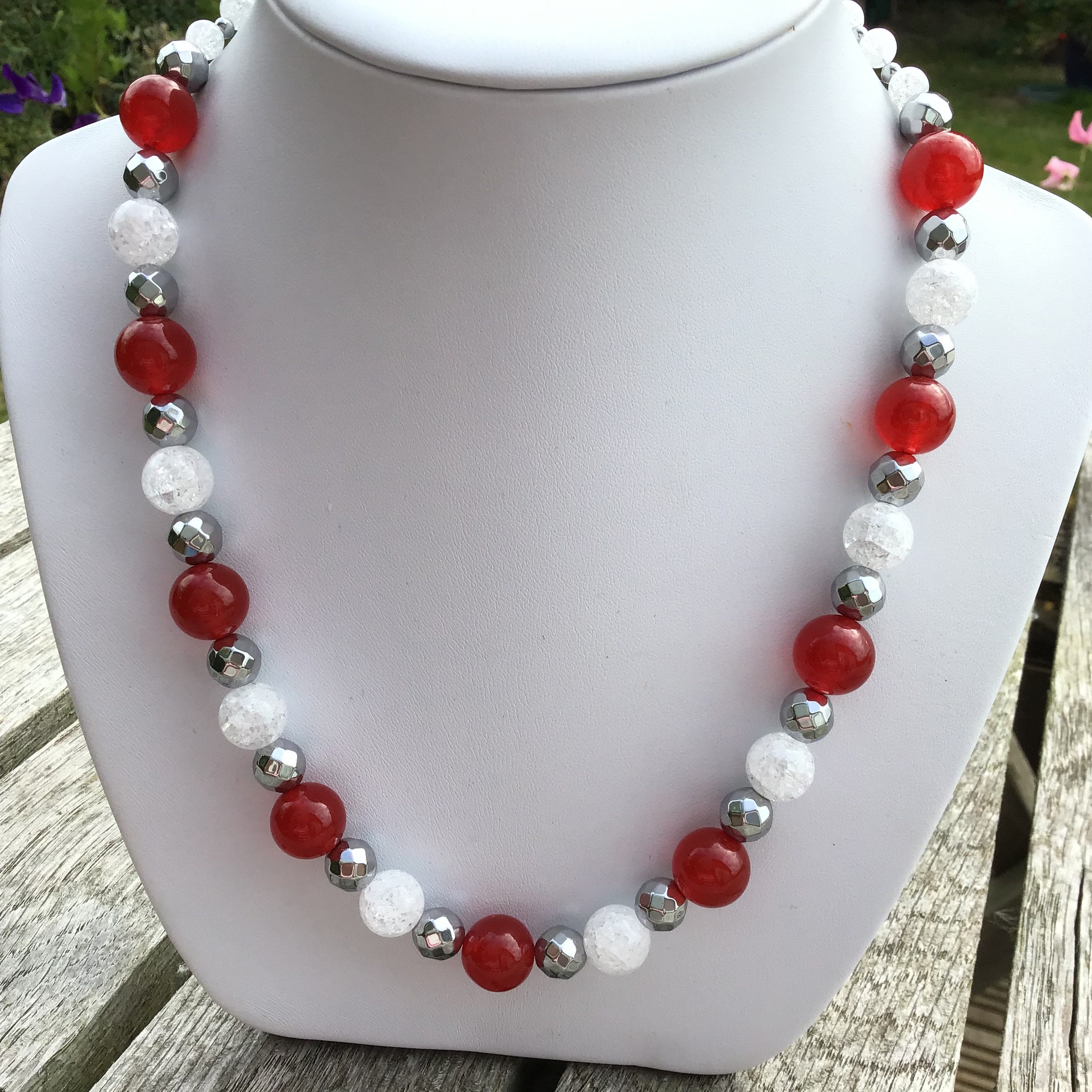 Snow Quartz Red Chalcedony and Silver Hematite Gem Bead - Etsy Sweden