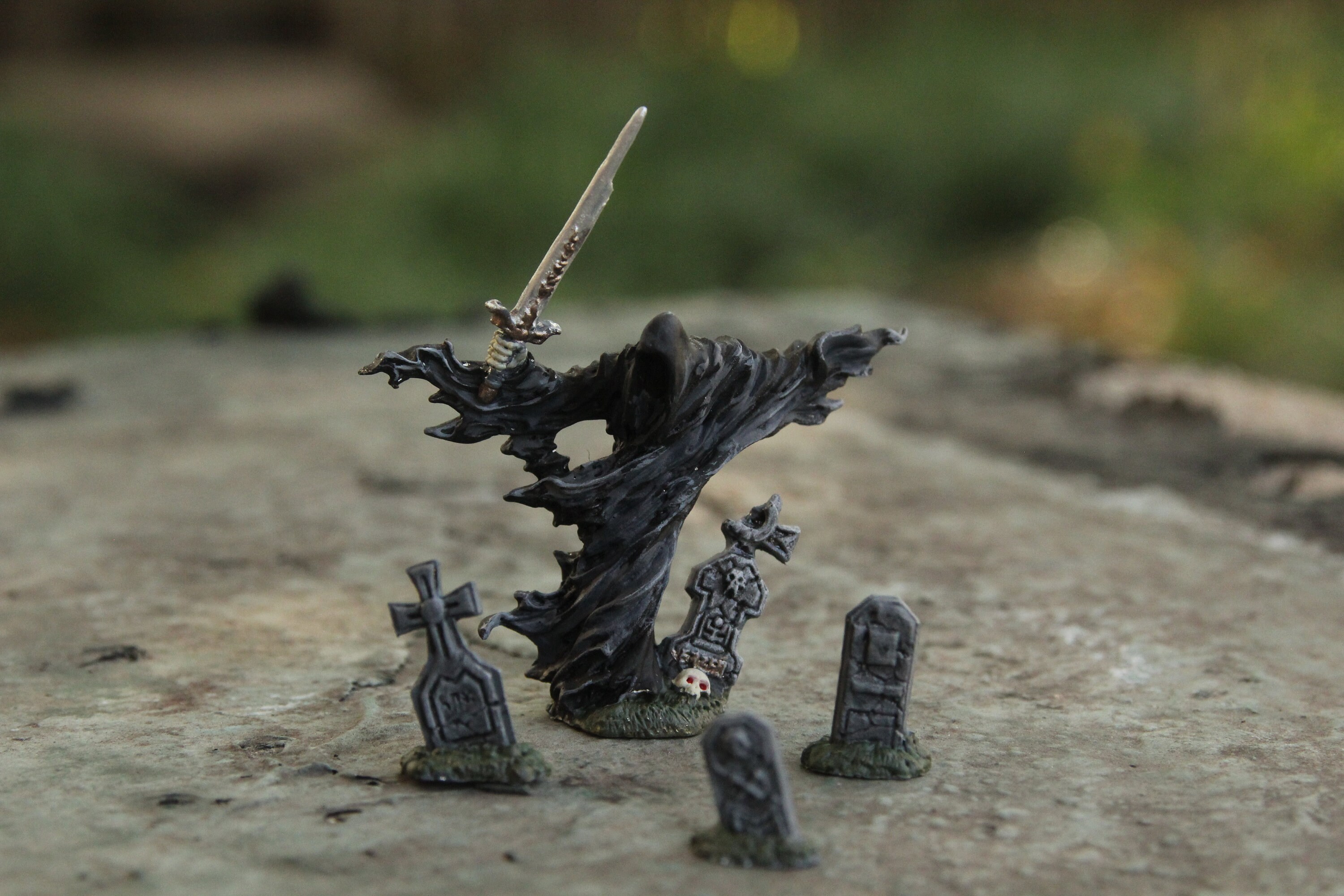 Wraith Spectre Banshee Mini With Gravestones for Dnd or Pathfinder - Etsy