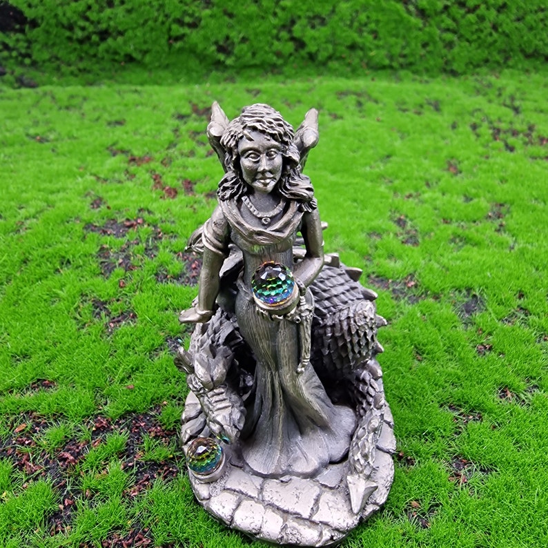 The Dragons Enchantress Tudor Mint Myth and Magic 3079 - Etsy