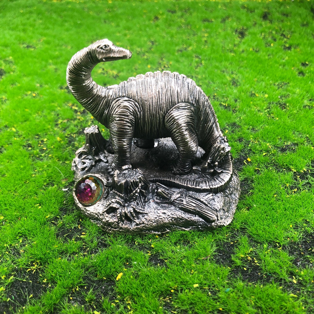 Myth and Magic BRONTOSAURUS Tudor Mint Mark Locker 6004 Jurassic ...