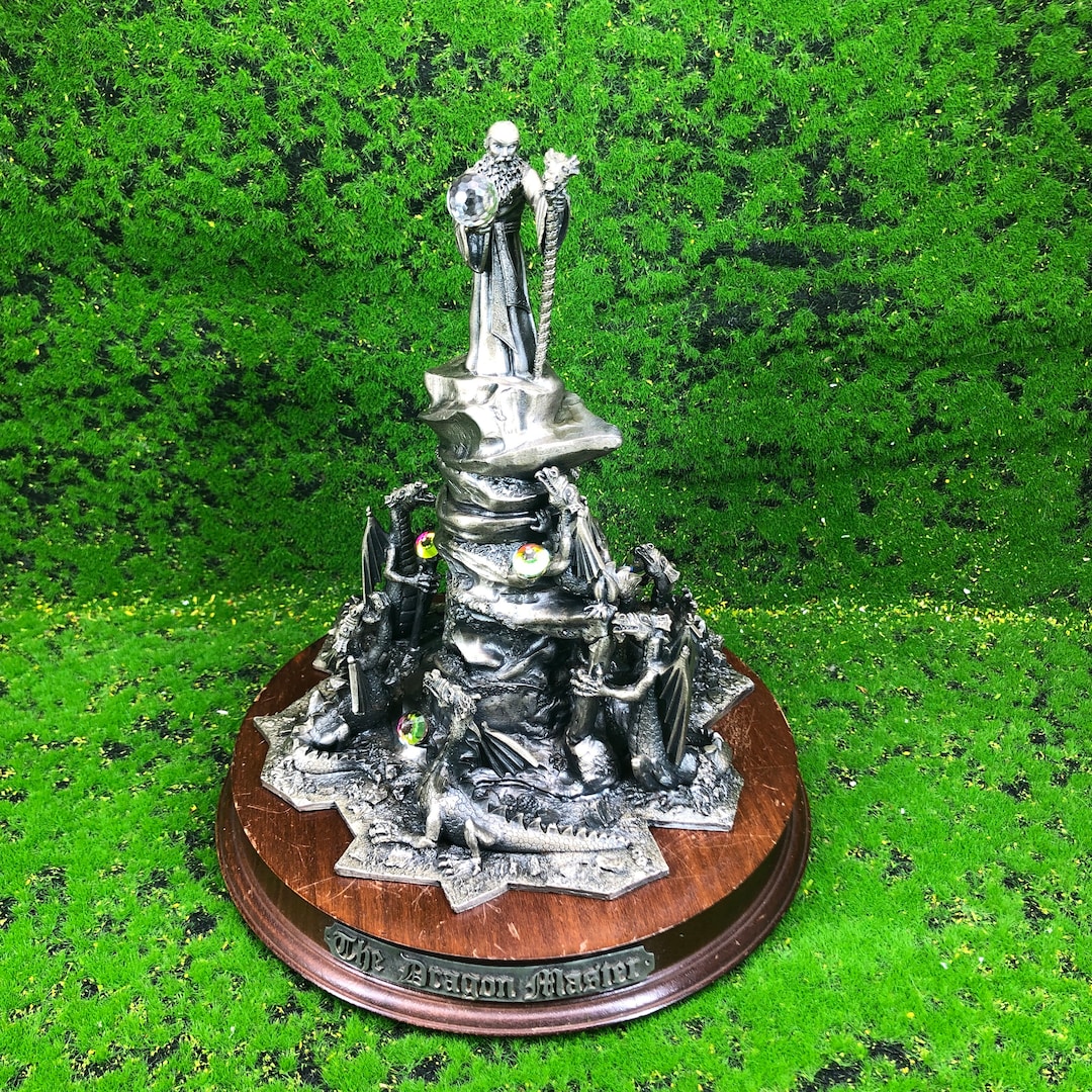 Tudor Mint Myth and Magic the Dragon Master Boxed With Plinth Please ...