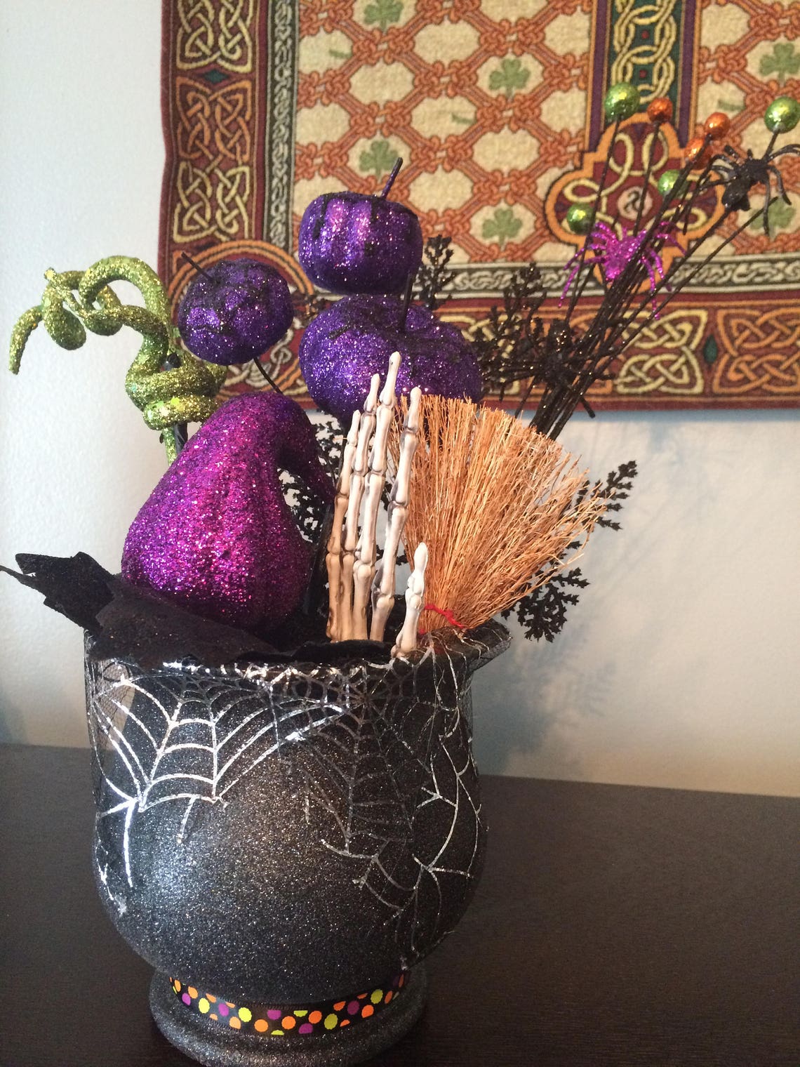 Black Creepy Cauldron Centerpiece - Etsy