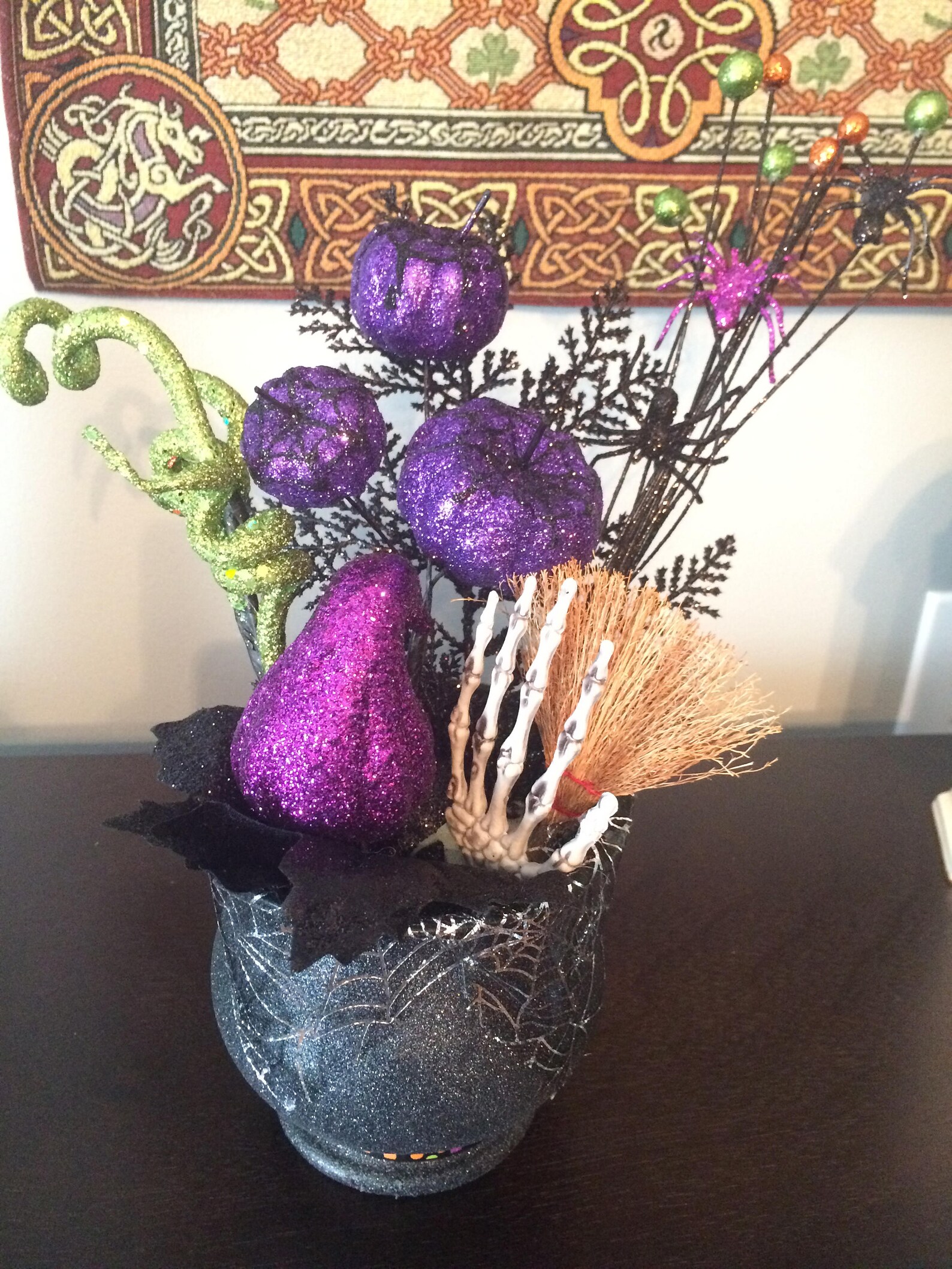 Black Creepy Cauldron Centerpiece - Etsy
