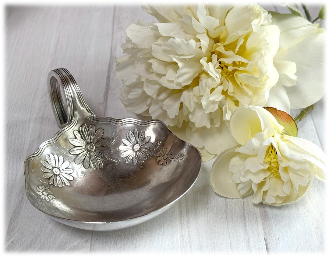 1910 Daisy Upcycled Silverplate Serving Spoon Trinket Ring Dish ...