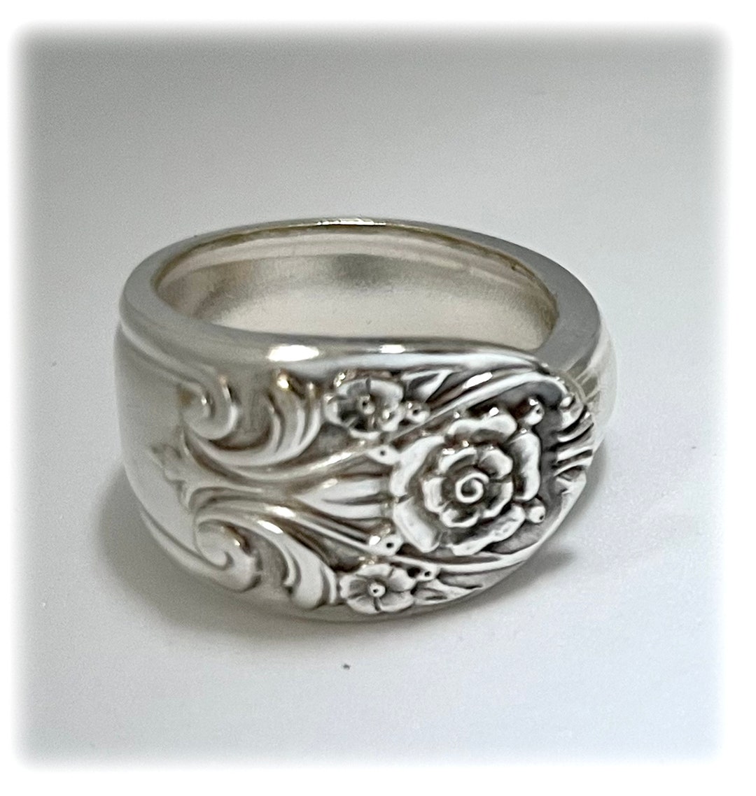 Upcycled Silverplate Spoon Ring: 1950s Melody Floral Band - Etsy