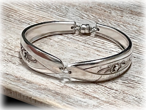 Silver tulip bracelet store