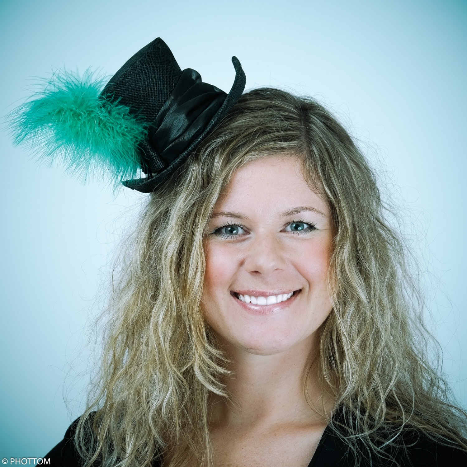 Black and Green Occasion Mini Hat, Fun Fascinator, Cabaret Mini Hat ...