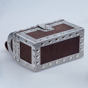 Vernon Roche's Treasure Chest world of the Witcher 3: Wild Hunt ...