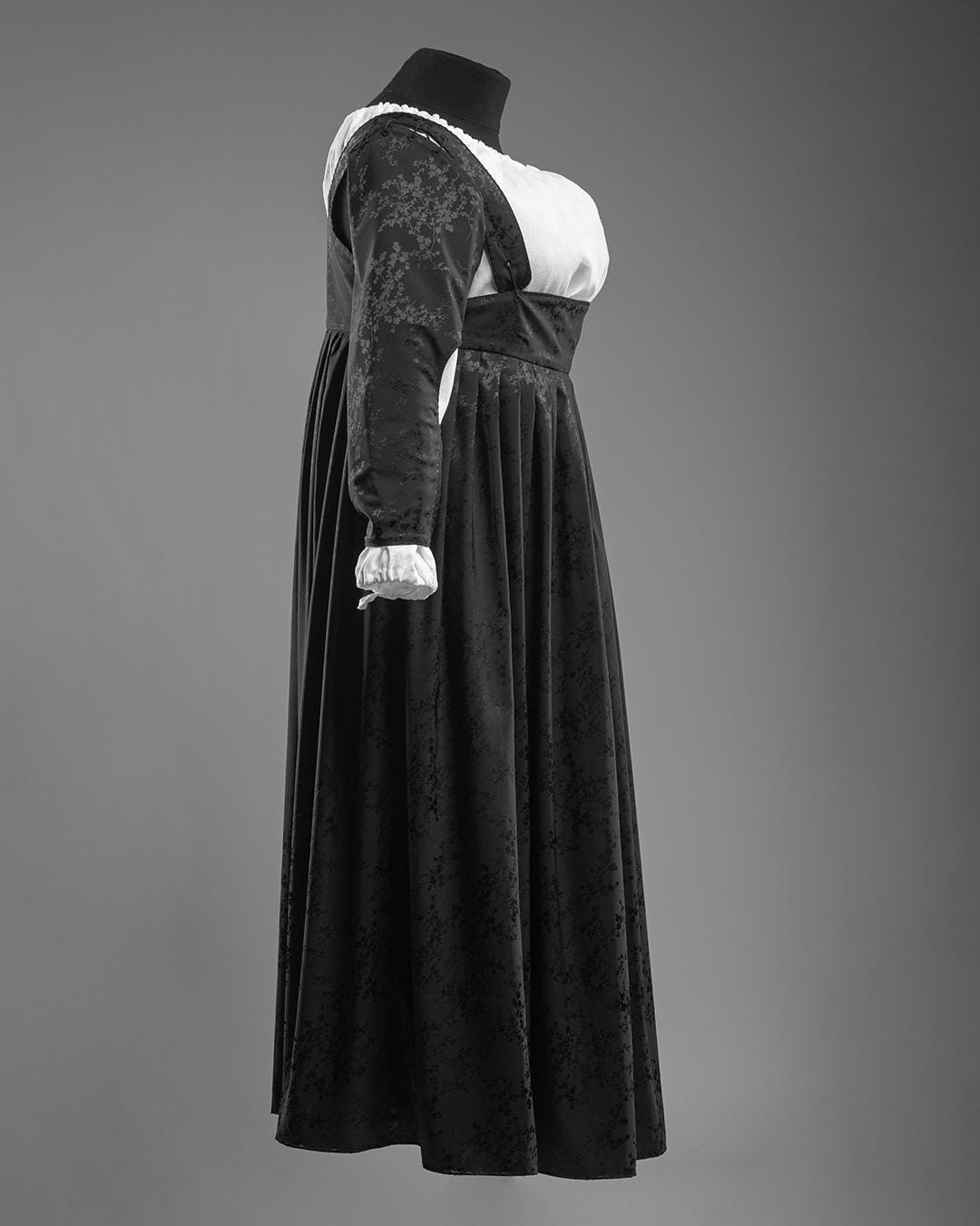 Plus Size Renaissance Dress: Italian Medieval Gown With Chemise - Etsy
