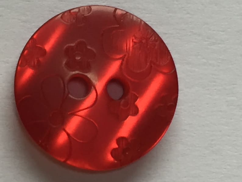 Red Embossed Floral Button - 2 Hole - 2cm Diameter - Plastic - Etsy