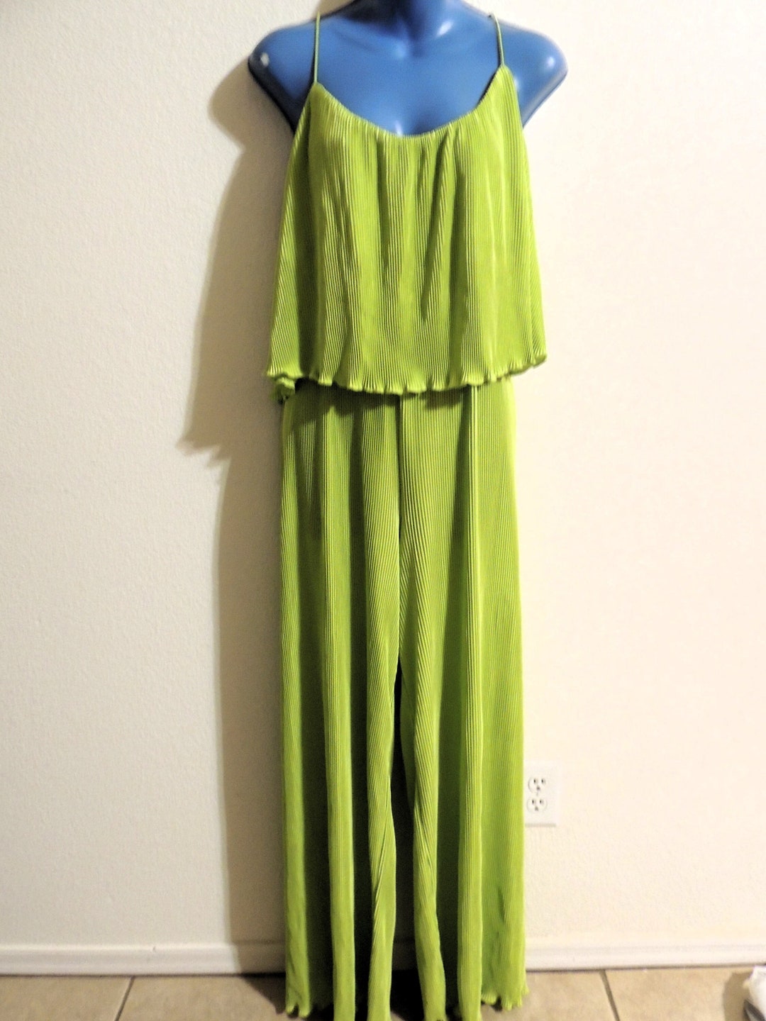 Forever 21 Lime Green Pant Suit, Lettuce-edge Wide-leg Pants Size 0X ...