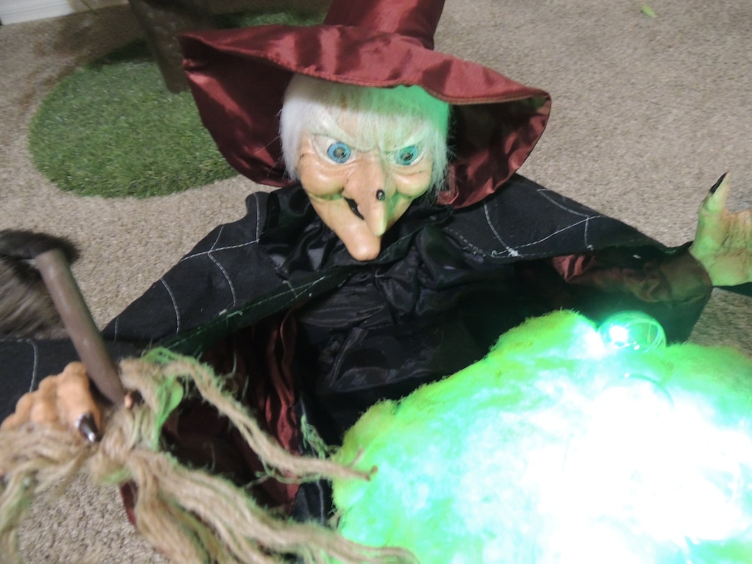 Halloween Sound Activated Cackling Witch With Bubbling Cauldron Prop ...