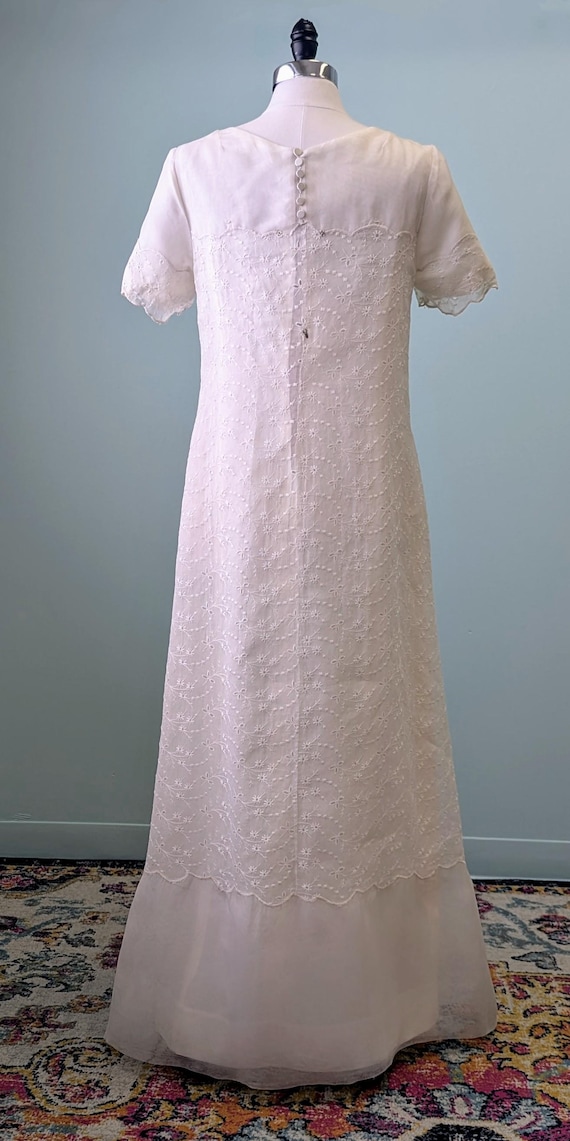 1960s Wedding Gown Featuring Watteau Train With Bow D… - Gem