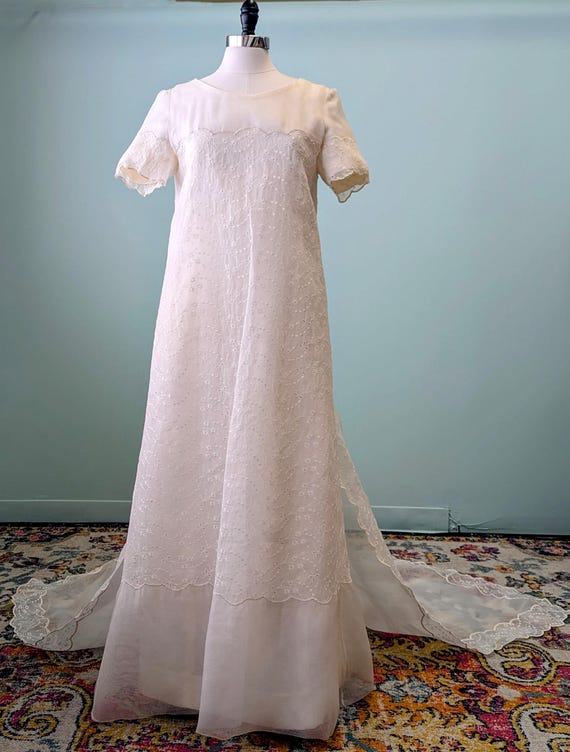 1960s Wedding Gown Featuring Watteau Train With Bow D… - Gem