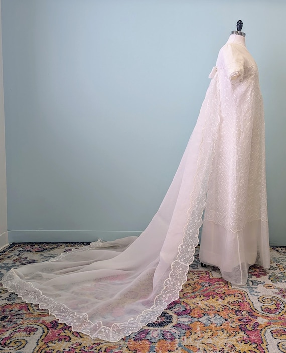 1960s Wedding Gown Featuring Watteau Train With Bow D… - Gem