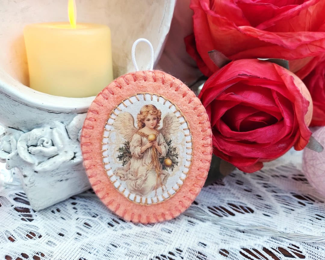 Crib Medal angel of the Nativity, Hand Embroidered, Christian Pendant ...