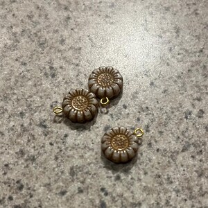 Thread Tail Tucker W/storage Tin - Etsy