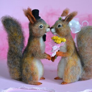 Needle Felted Wedding Squirrels Decoration Bride and Groom Cake Topper ...