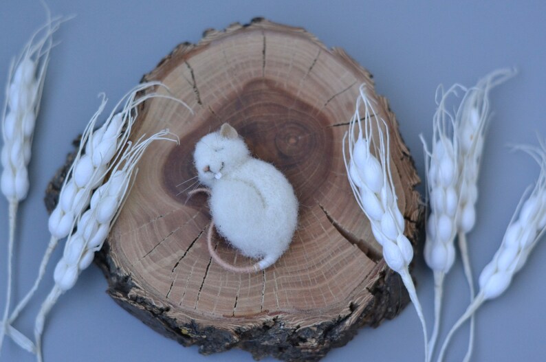Needle Felted Sleeping Mouse MADE TO ORDER Cute Tiny Napping - Etsy