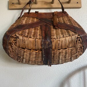 Vintage Fishing Basket, Old Angler Creel Rustic Country Farmhouse ...