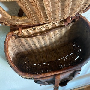 Vintage Fishing Basket, Old Angler Creel Rustic Country Farmhouse ...