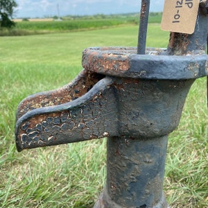 Black Vintage Hand Pump, Farmhouse Front Porch Antique Cast Iron ...