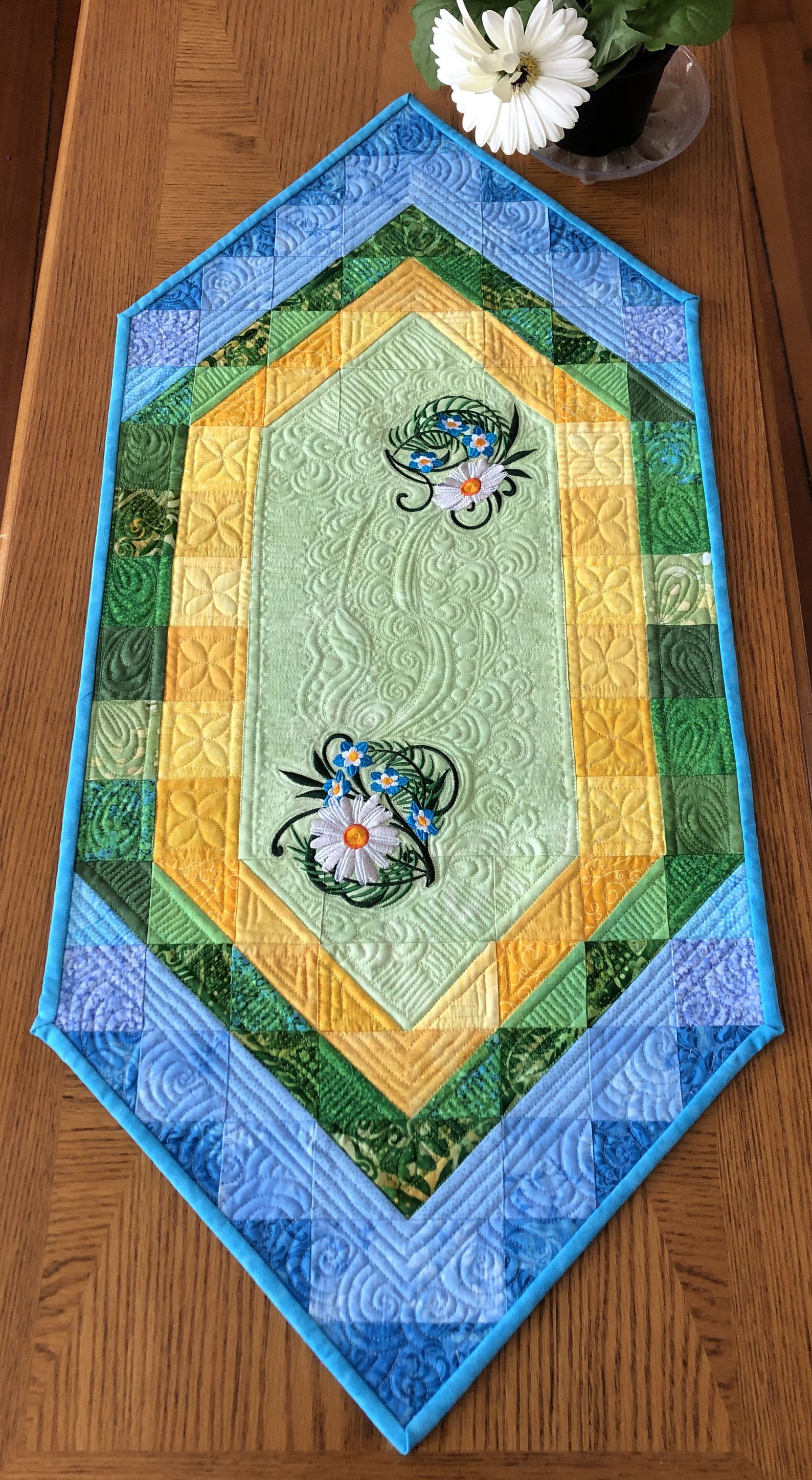 Daisy Quilted Table Runner - Etsy