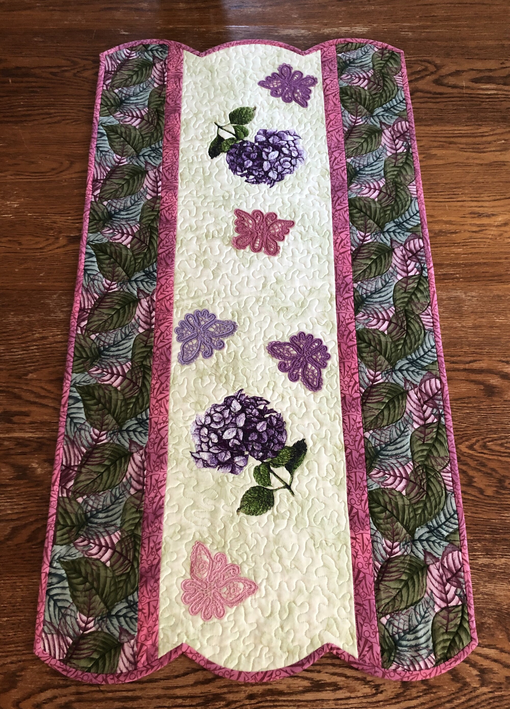 Hydrangea and Butterfly Table Runner - Etsy