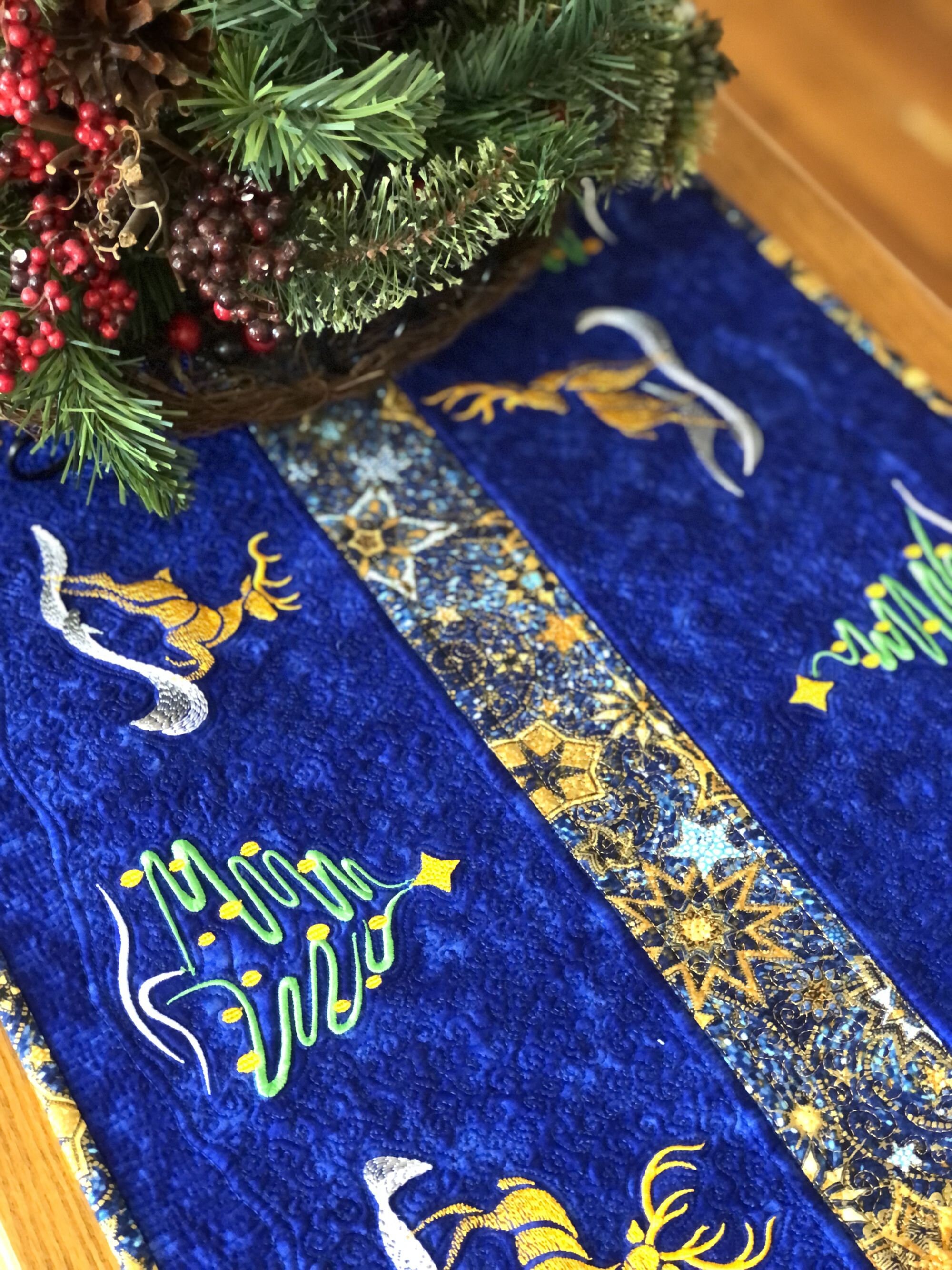 Christmas Quilted Table Runner - Etsy