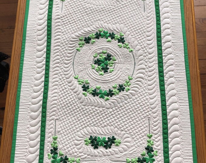 Shamrock Wreath Quilted Table Runner - Etsy