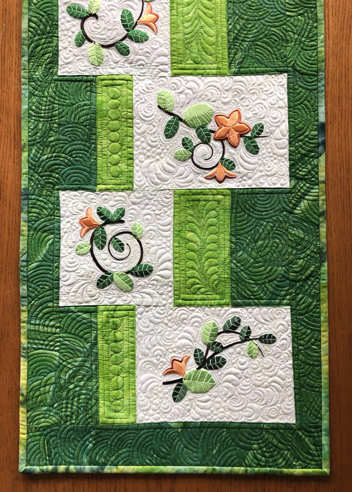 Flowers and Vines Quilted Table Runner - Etsy