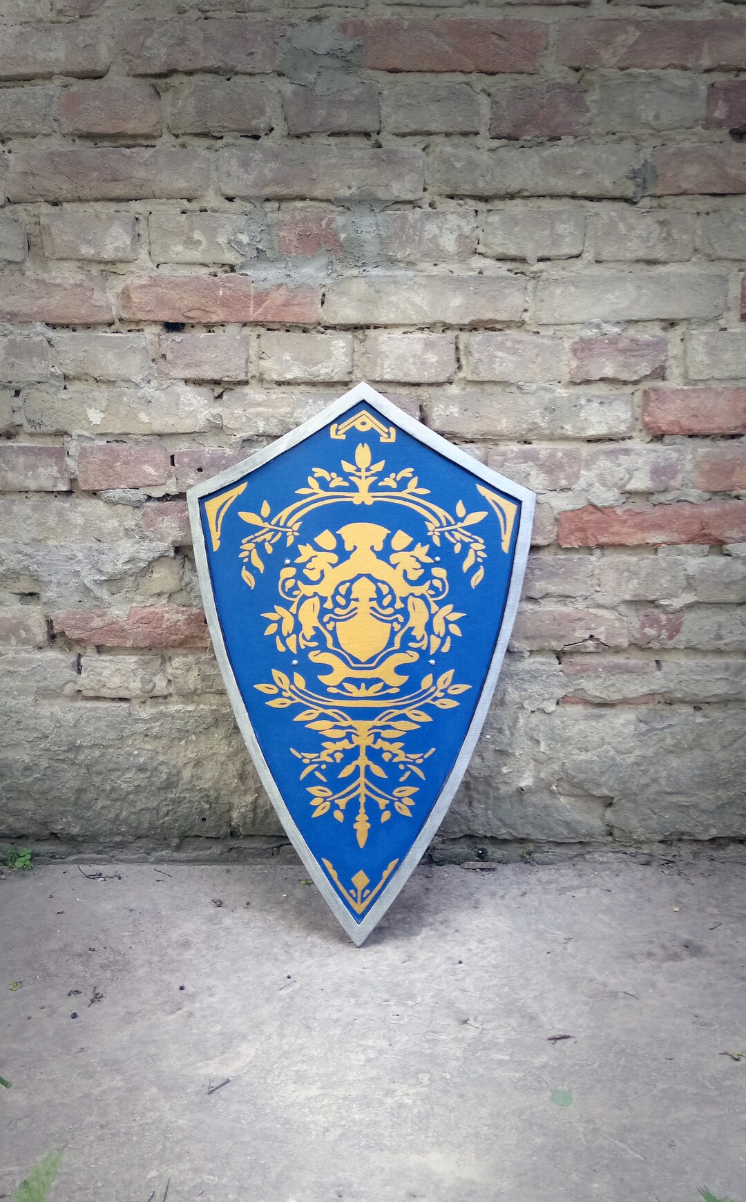 Crest Shield (cosplay & Larp) - Etsy