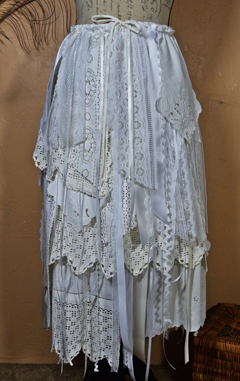 Off White/light Ivory and White Lace, Drawstring, Streamer, Wedding ...