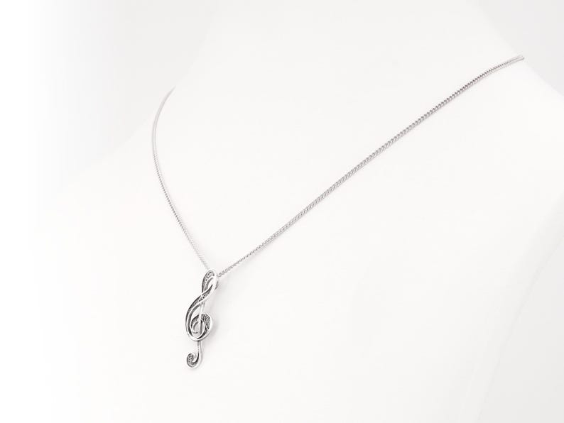 Colar de filigrana portuguesa: Clave de Sol pequena, prata de lei 925 ...