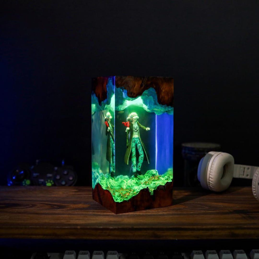 One Piece Trafalgar D. Water Law Lamp, Anime Figure Resin Art Night ...