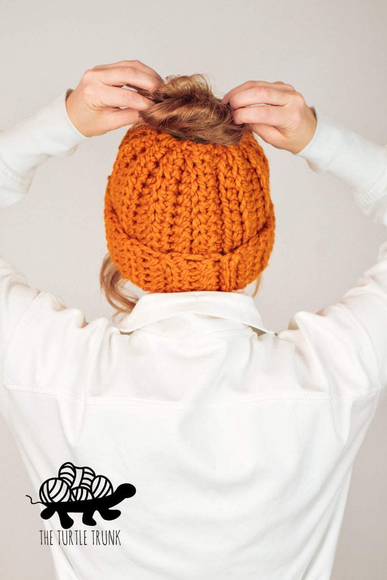 Easy Breezy Super Chunky Bun Beanie Crochet Pattern - Easy Crochet Bun ...