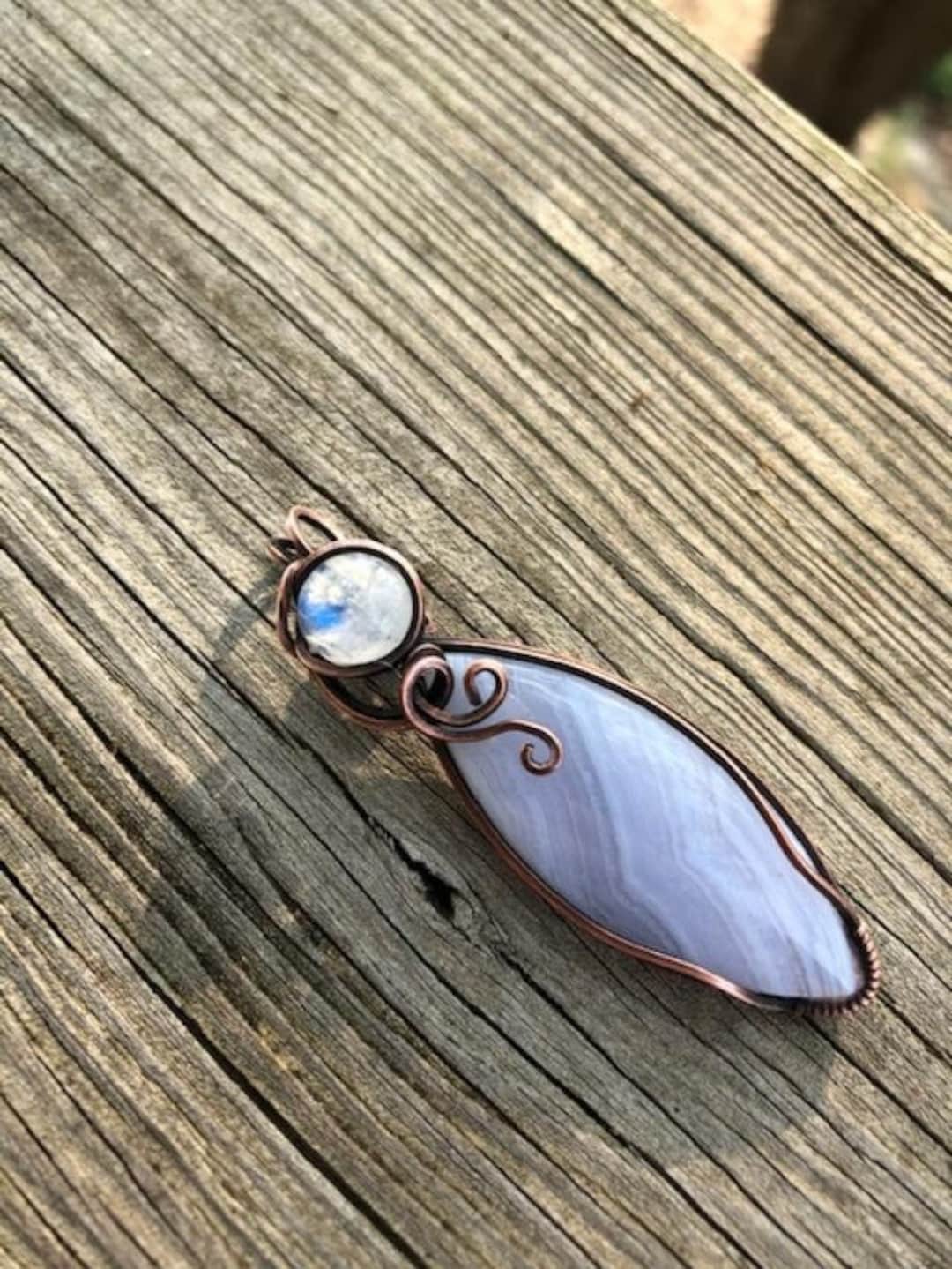 Agata di pizzo blu w / pietra di luna, ciondolo avvolto in filo di rame ...